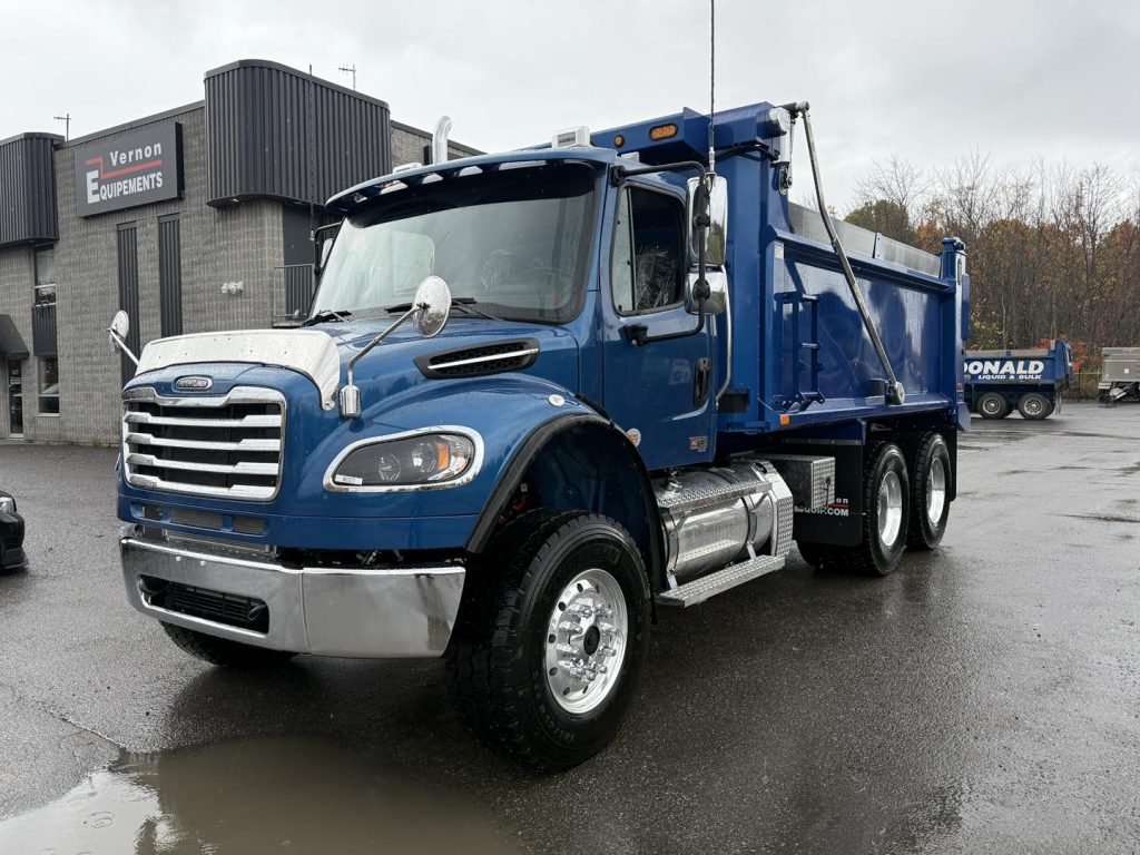 FREIGHTLINER M2-106+ 2026 RICH BLUE METALLIC 10 ROUES | Vernon Equipments